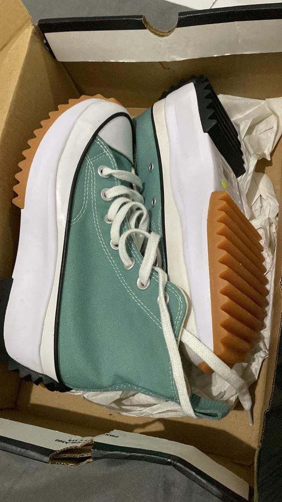 Sepatu converse green, Fesyen Pria, Sepatu , Sneakers di Carousell