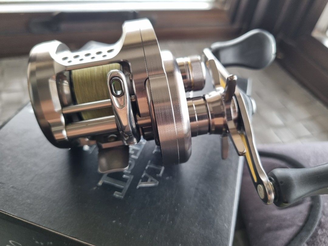 Shimano Calcutta Conquest BFS HG Left fishing reel (shimano daiwa ...
