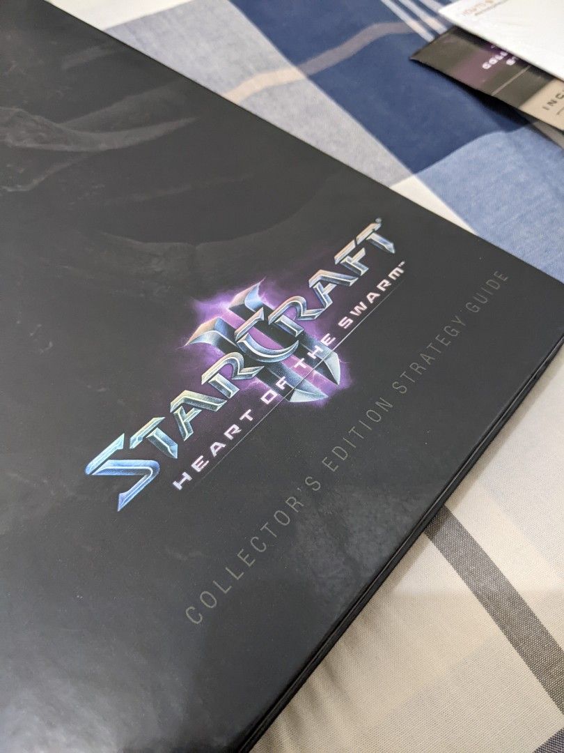StarCraft 2: Heart of the Swarm Collector's edition strategy guide ...