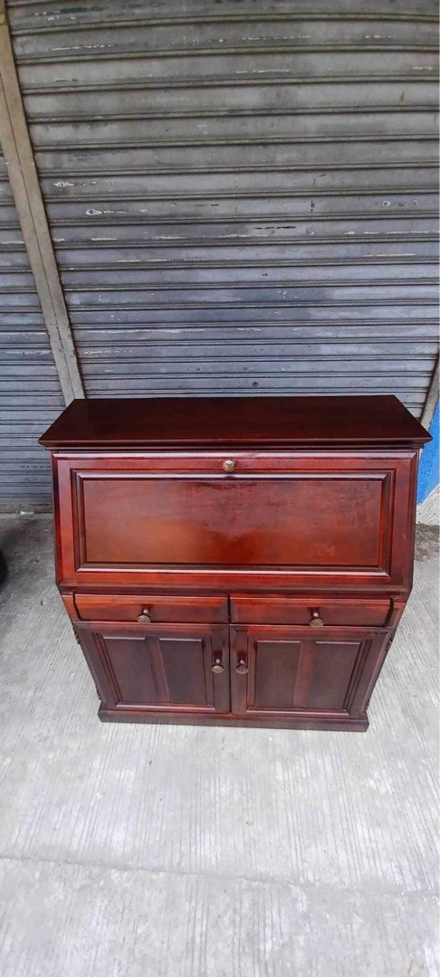 study table Japan surplus on Carousell