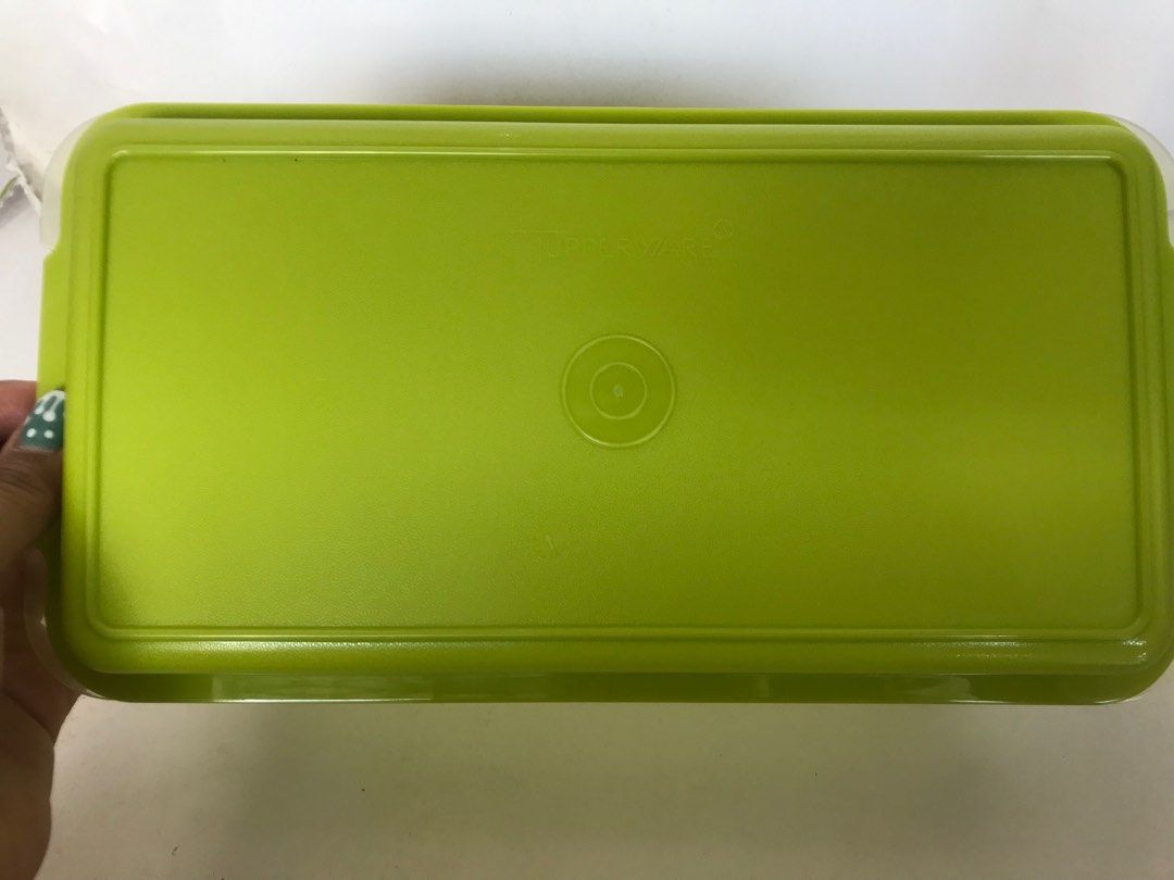 TUPPERWARE Bread Saver, Kitchen & Appliances di Carousell