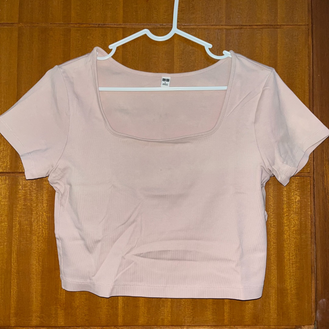 Uniqlo crop rib kerah persegi lengan pendek, Fesyen Wanita, Pakaian ...