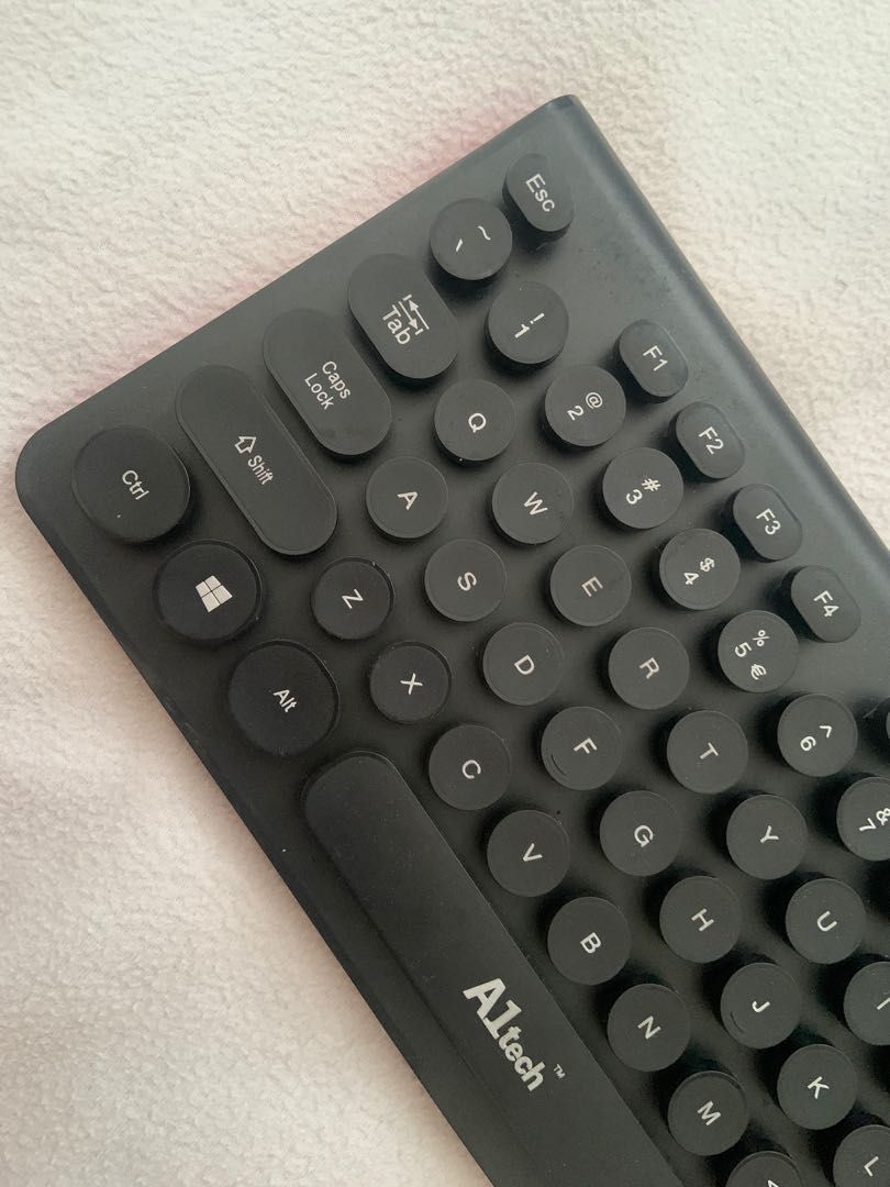 Usb Type Keyboard Secondhand On Carousell