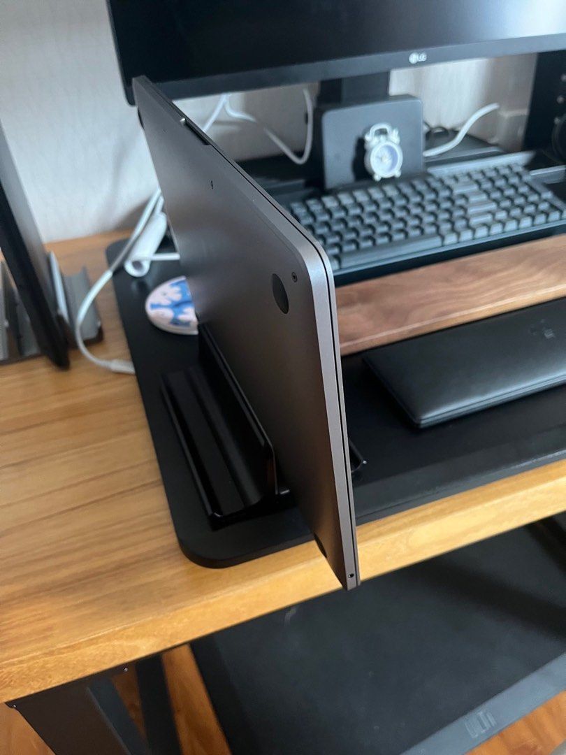 Vertical Heavy Duty Laptop stand, Computers & Tech, Parts & Accessories ...