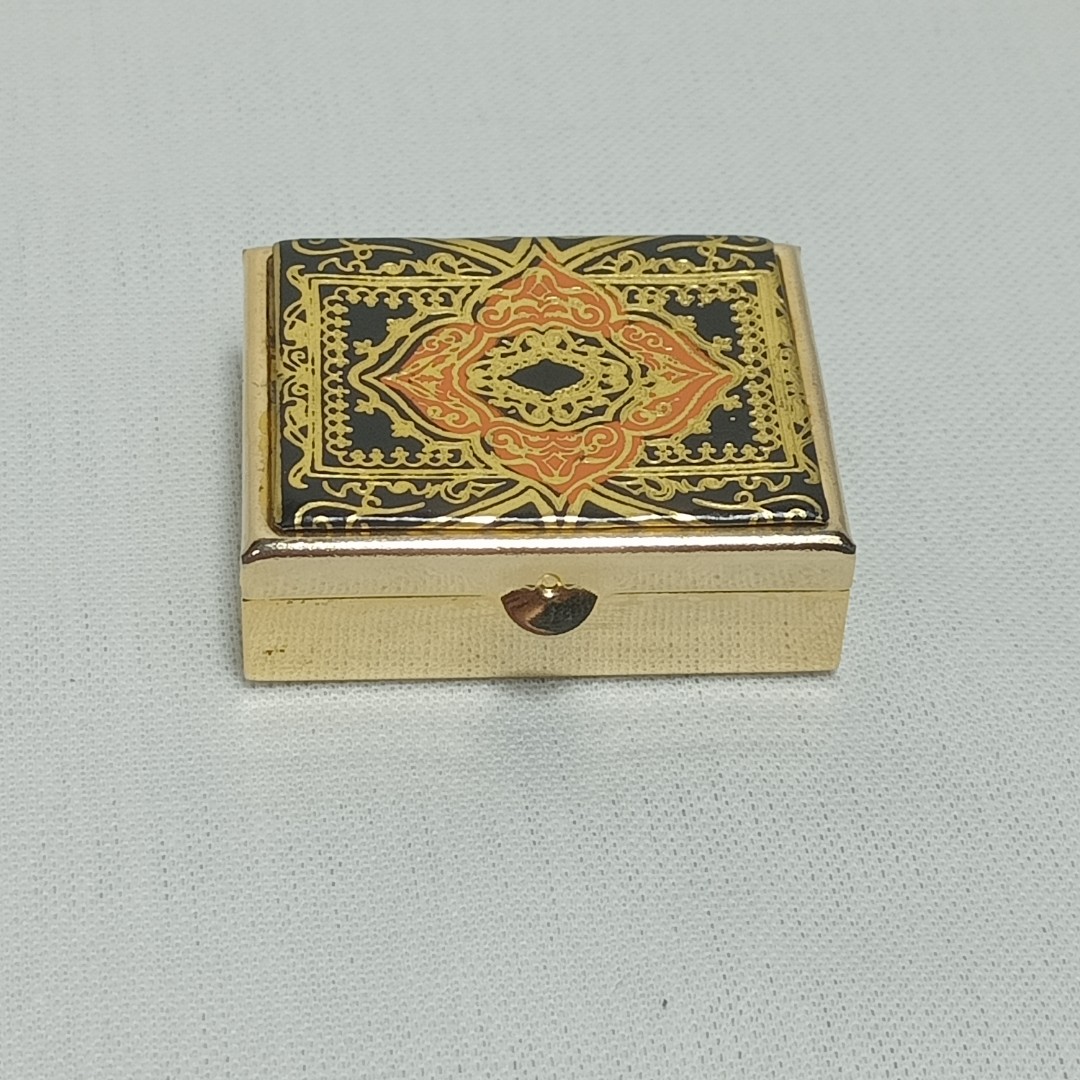 VINTAGE METAL PILL BOX on Carousell
