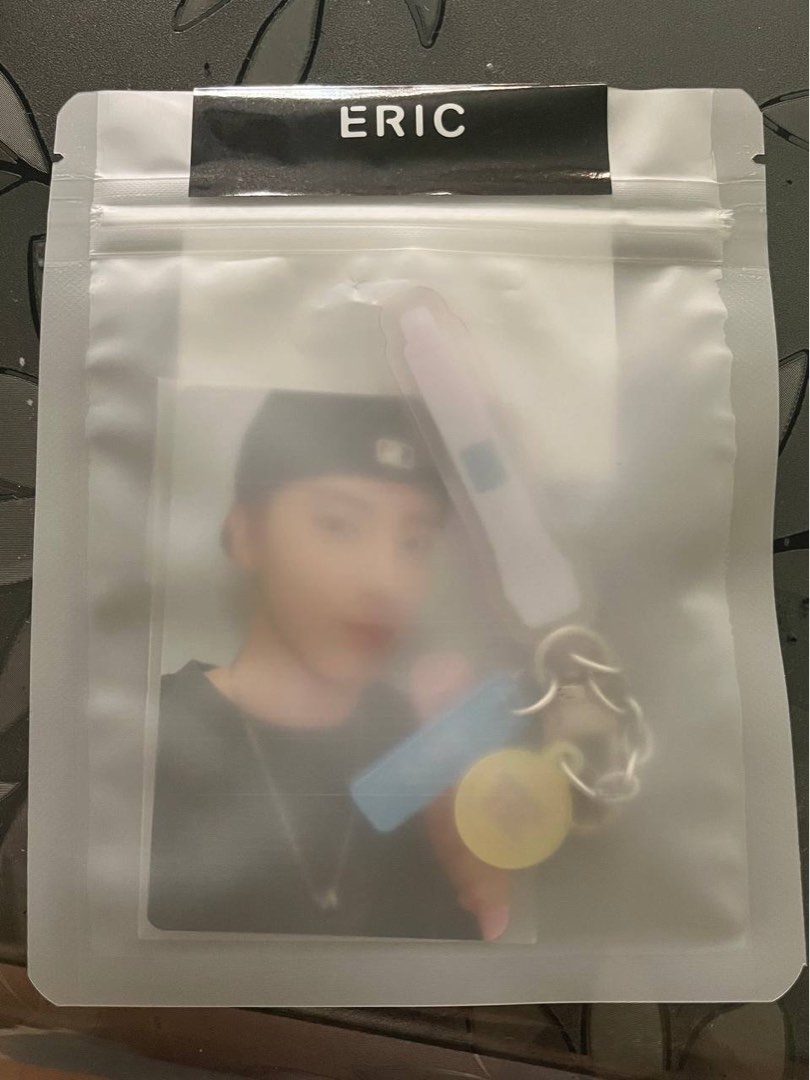 [WTS] THE BOYZ ERIC ZENERATION ACRYLIC MICROPHONE KEYCHAIN, Hobbies & Toys, Memorabilia ...