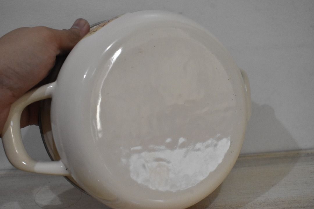 Alice in Wonderland Macmillan Pot on Carousell