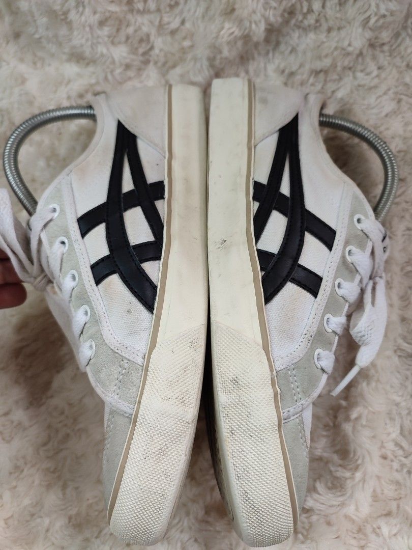 ASIC GEL black and white on Carousell