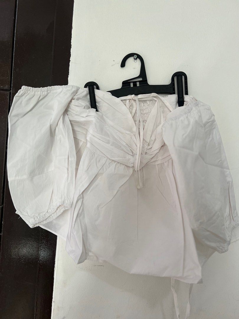 Atasan putih, crop putih, sabrina putih, kemben putih, Fesyen Wanita, Pakaian Wanita, Atasan di ...