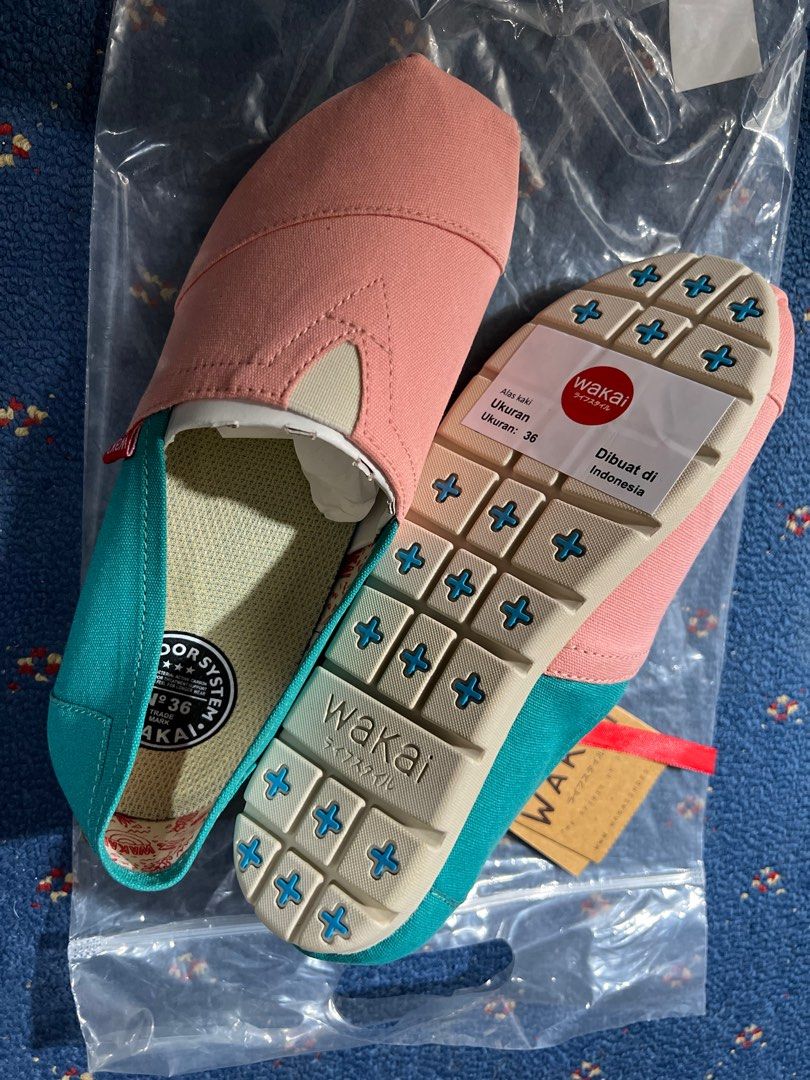Authentic Wakai Shoes, Fesyen Wanita, Sepatu di Carousell