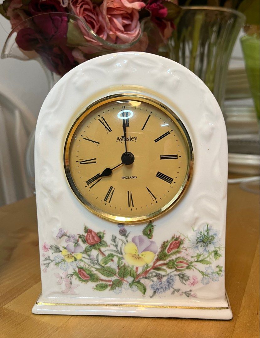 AYNSLEY WILD TUDOR Mantle Clock - Good working condition, Furniture ...