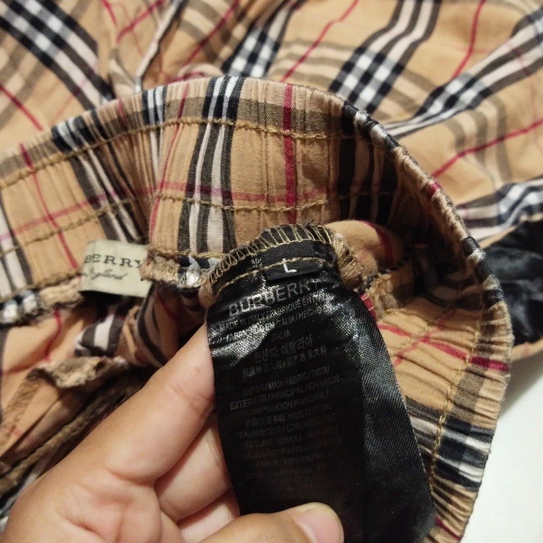 BURBERRY PLAID SHORT, Men's Fashion, Bottoms, Shorts on Carousell