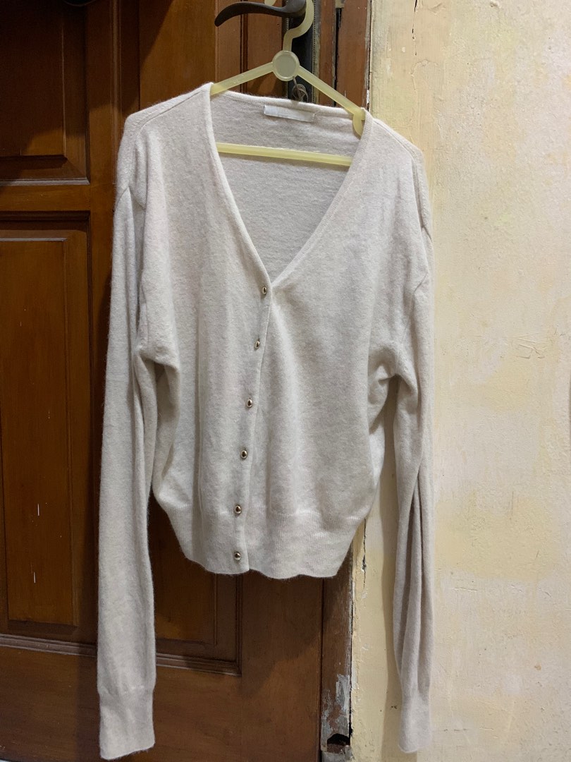 cardigan coksu cream, Fesyen Wanita, Pakaian Wanita, Baju Luaran di ...