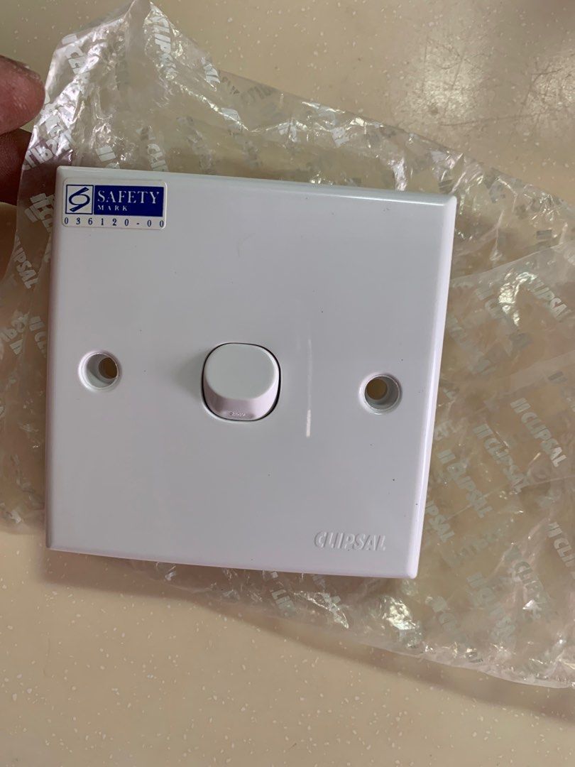 Clipsal 1 Gang Light Switch, TV & Home Appliances, Electrical, Adaptors ...