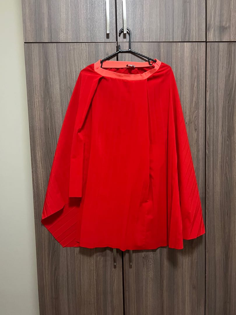 COS red pleated skirt, Women's Fashion, Bottoms, Skirts on Carousell