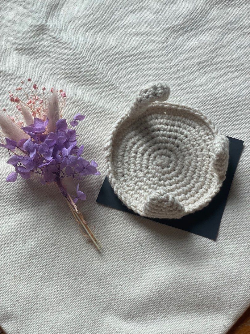 crochet cat coaster, Hobbies & Toys, Stationery & Craft, Handmade Craft ...