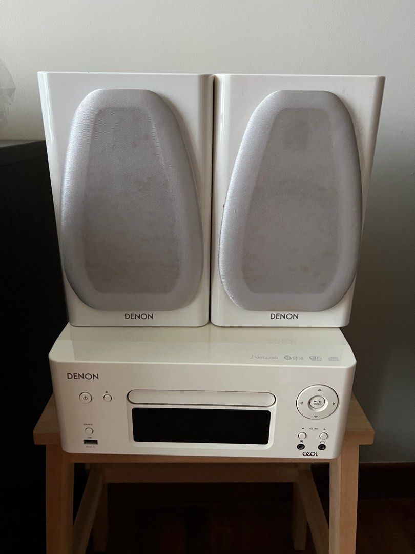Denon music player with speakers / cd player / receiver, Audio ...