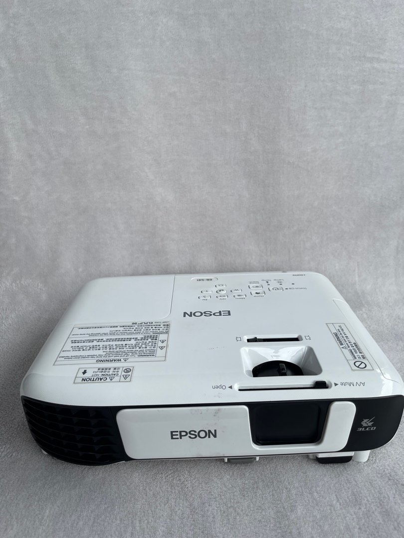 Epson EB S41 (3300 lumens), TV & Home Appliances, TV & Entertainment ...