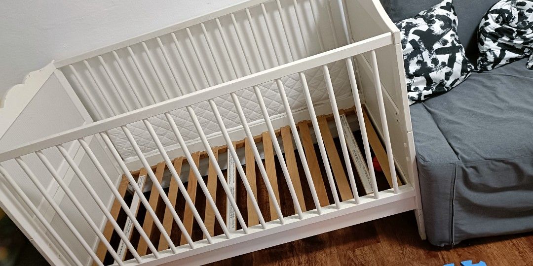 Free baby crib, Babies & Kids, Baby Nursery & Kids Furniture, Cots ...