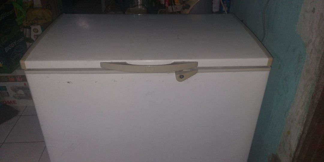 Freezer box, Kitchen & Appliances di Carousell
