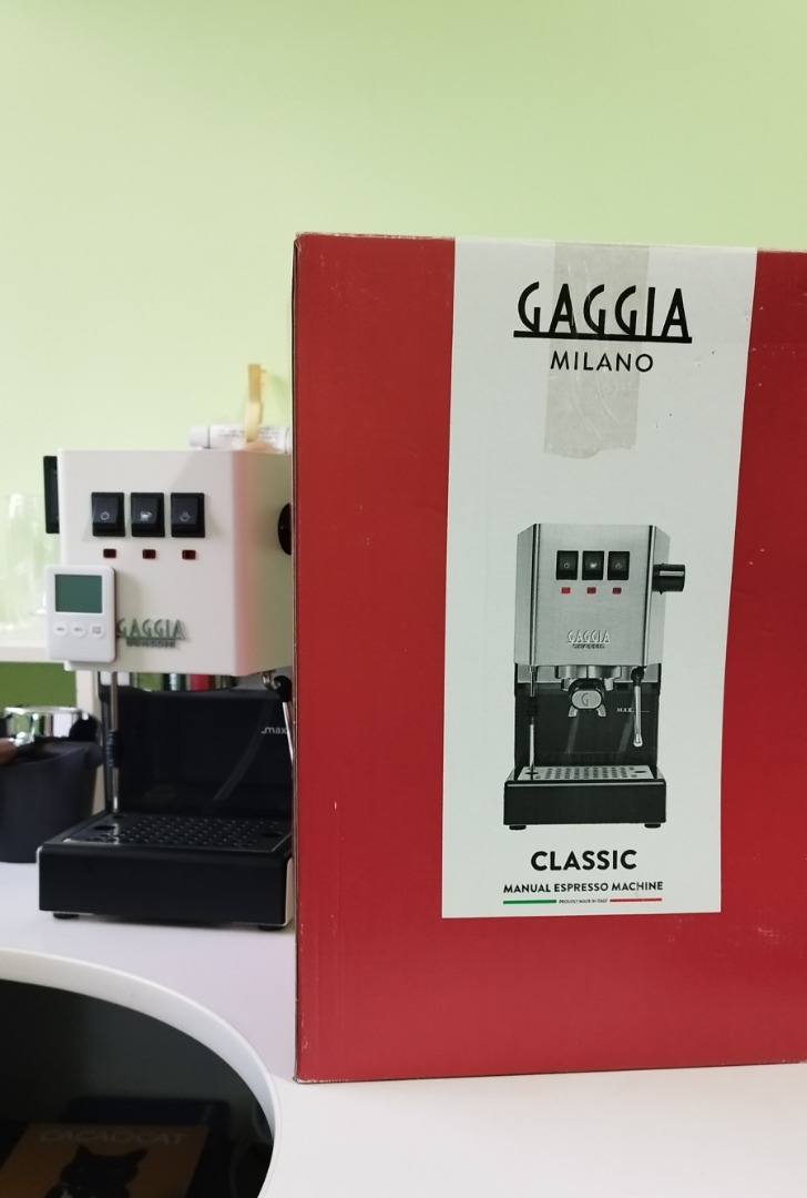 Gaggia Classic Pro, TV & Home Appliances, Kitchen Appliances, Coffee ...
