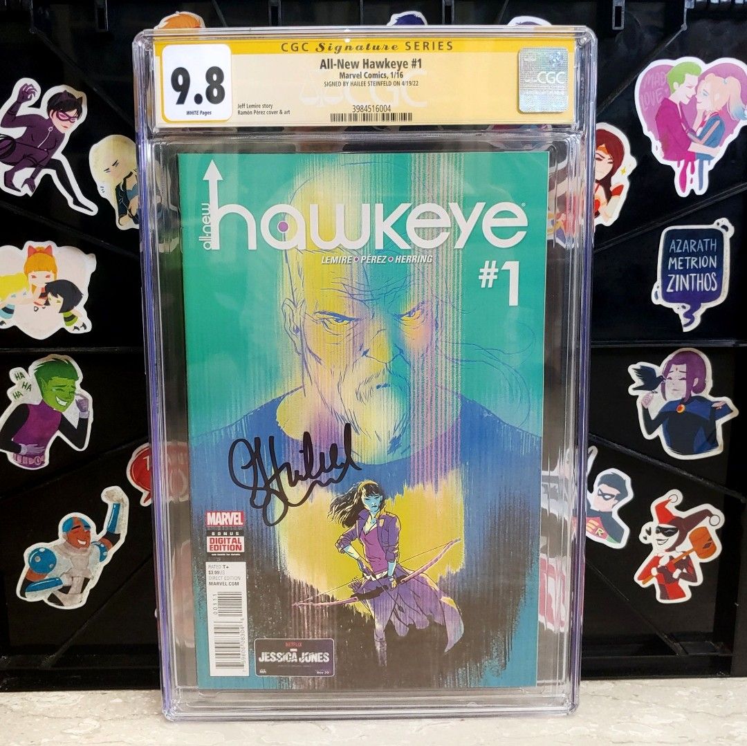 Hailee Steinfeld signed Hawkeye #1 CGC 9.8 SS Marvel Comics (Kate ...