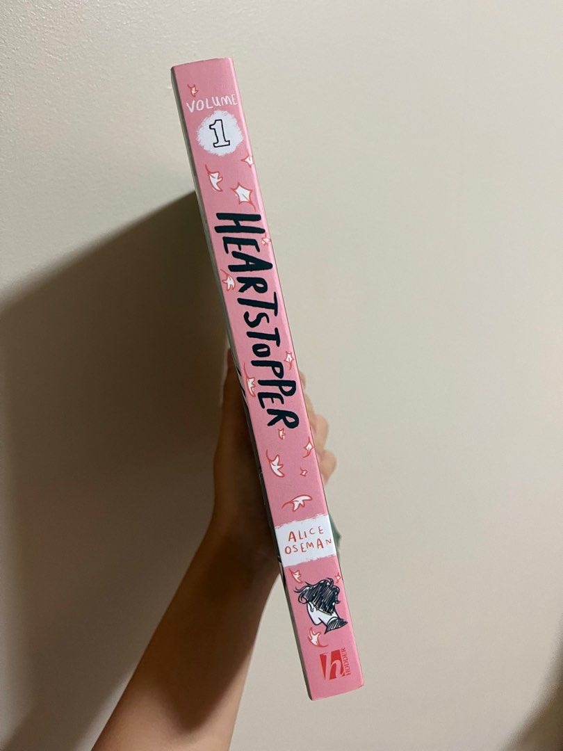 Heartstopper Volume 1 Alice Oseman, Hobbies & Toys, Books & Magazines ...