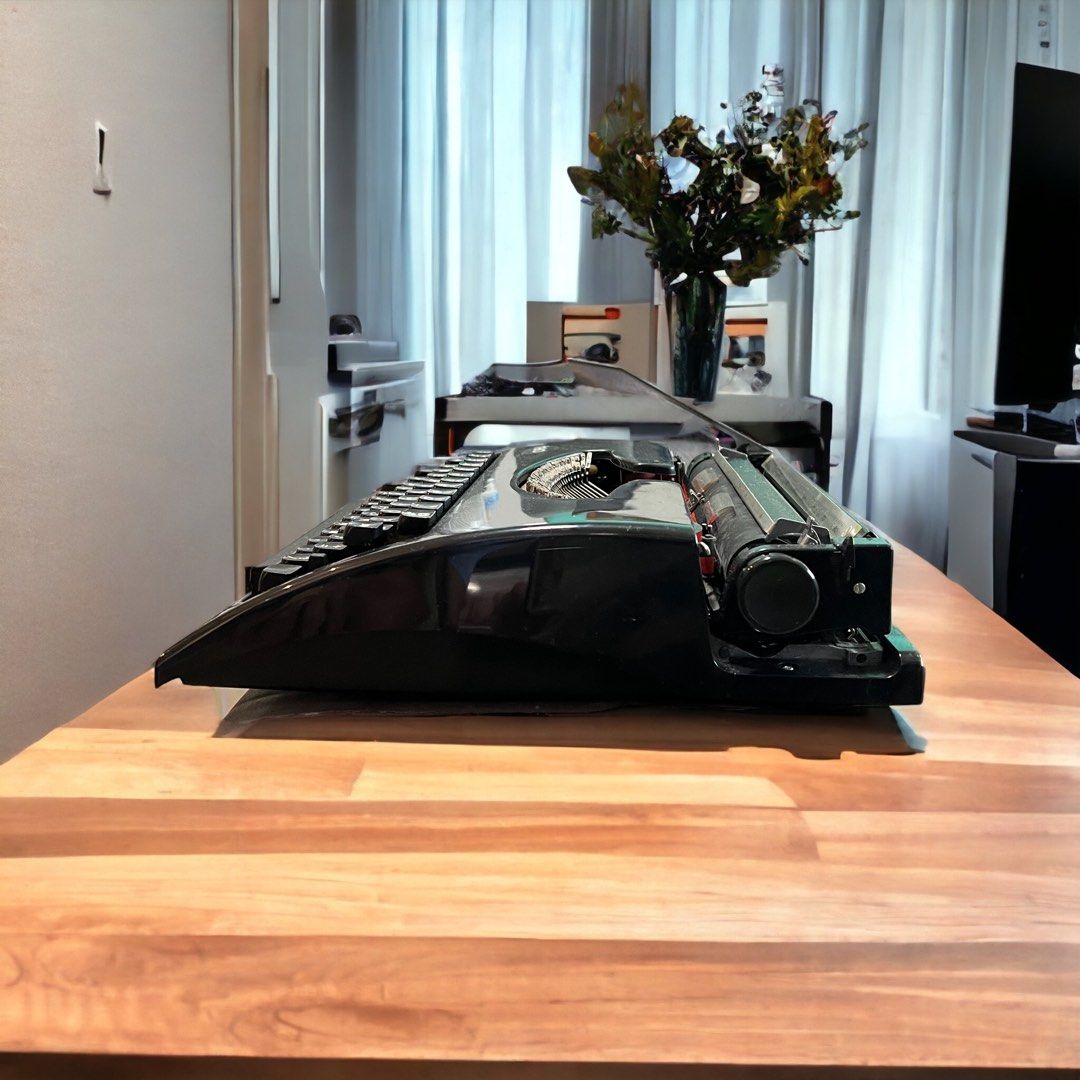 Hero Typewriter, Hobbies & Toys, Memorabilia & Collectibles, Vintage ...