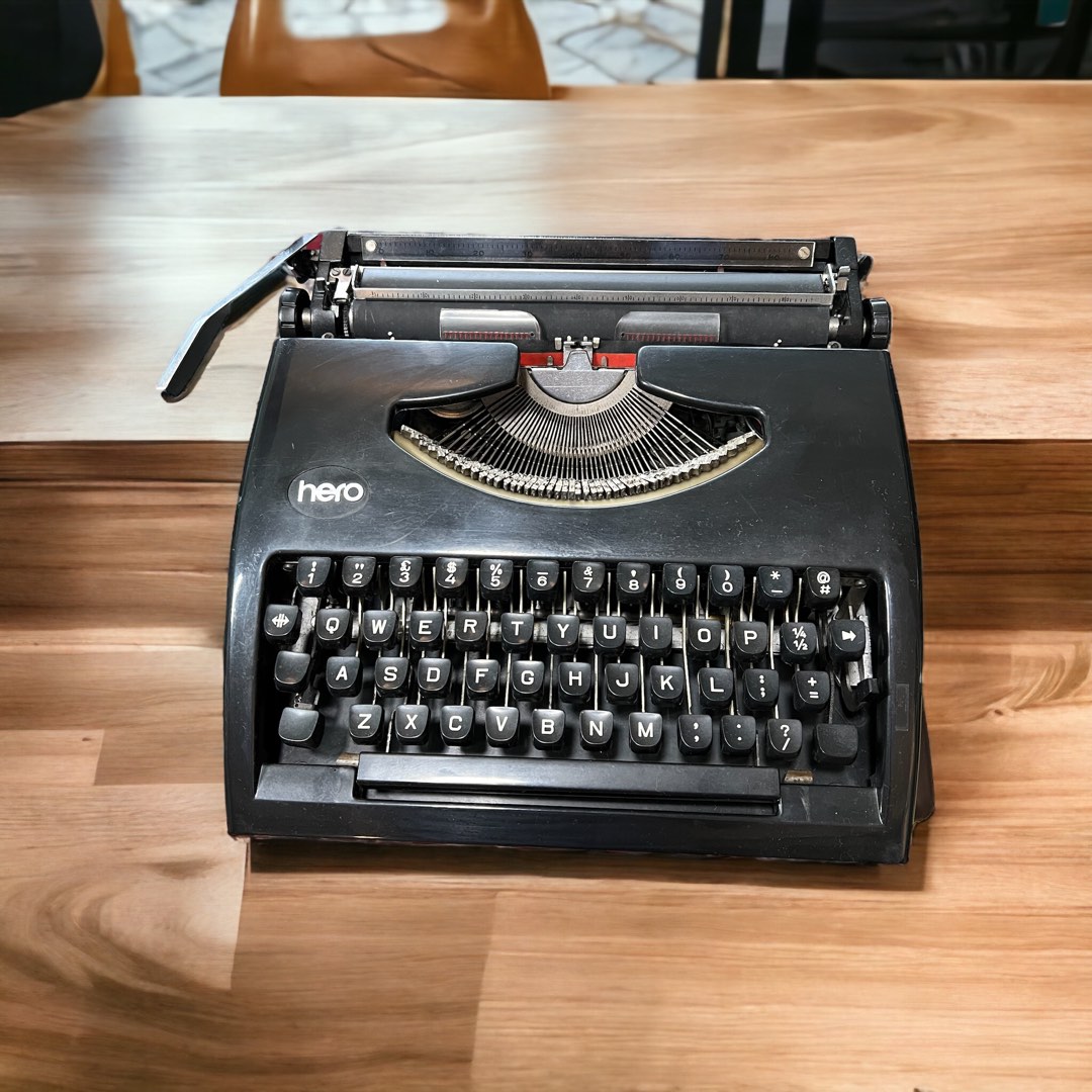 Hero Typewriter, Hobbies & Toys, Memorabilia & Collectibles, Vintage ...