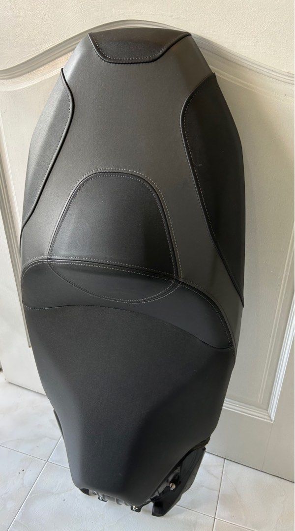 Honda ADV 350 original seat, Motorcycles, Motorcycle Accessories on ...