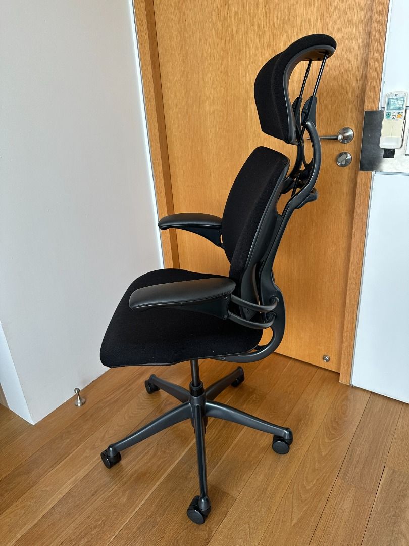 Humanscale Freedom Task Chair w/ Headrest [Black] office chair, desk ...
