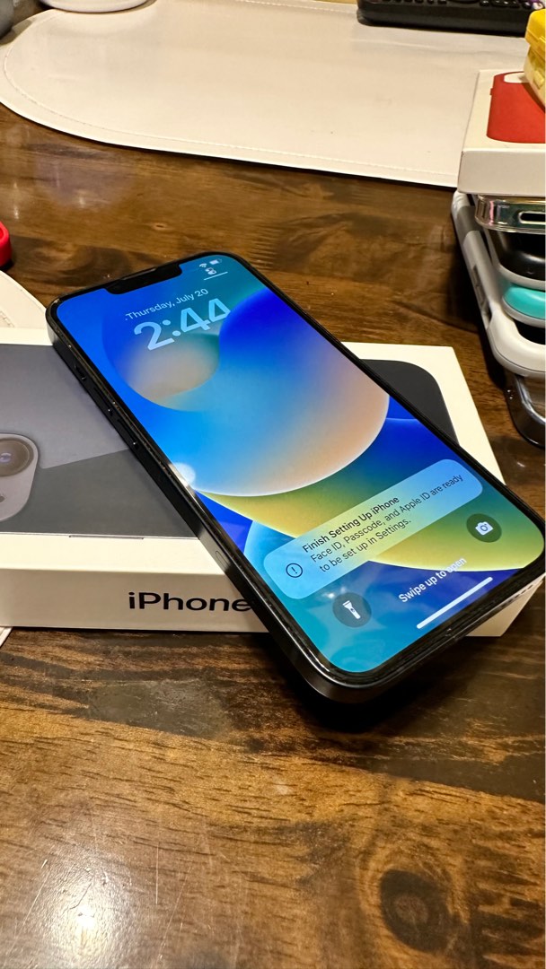 iphone 13 128gb midnight blue on Carousell