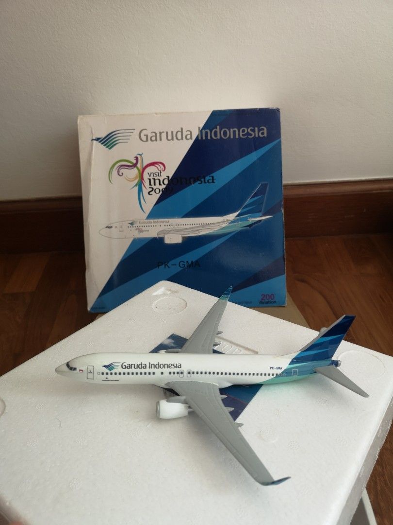 LIMITED EDITION - GARUDA INDONESIA 2009 BOEING 737-800 Scale 1:200 ...