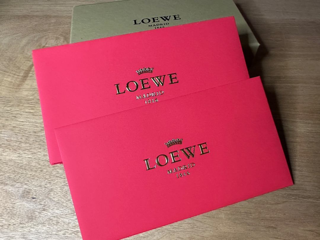 LOEWE 利是封 20個 red packet, 興趣及遊戲, 手作＆自家設計, 文具及工藝 - 節日佈置及裝飾 - Carousell