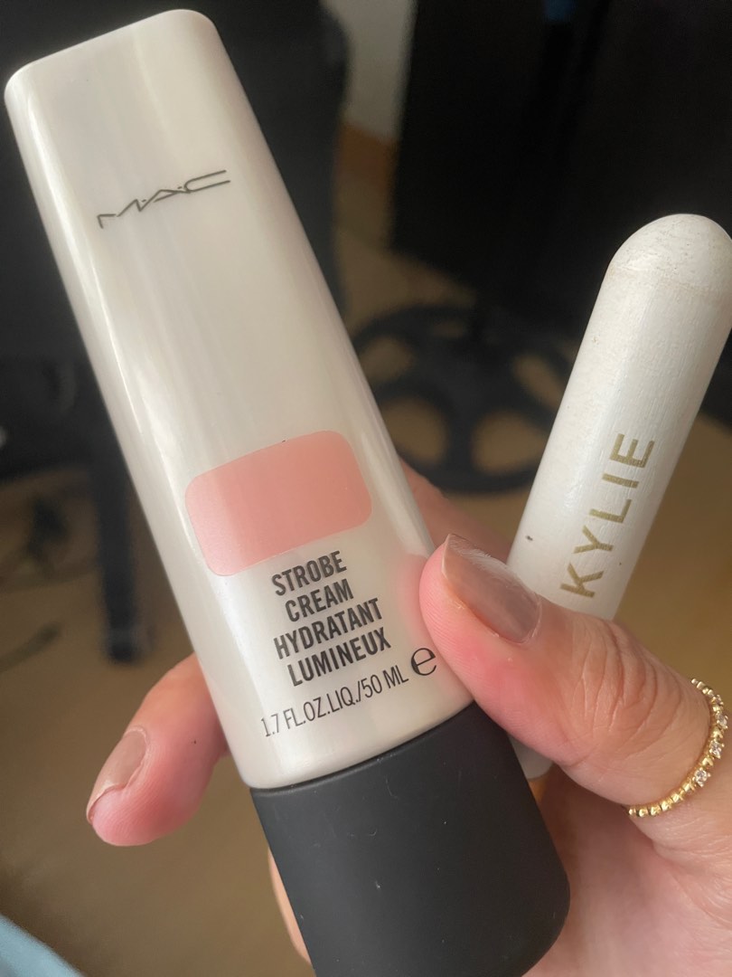 MAC strobe on Carousell