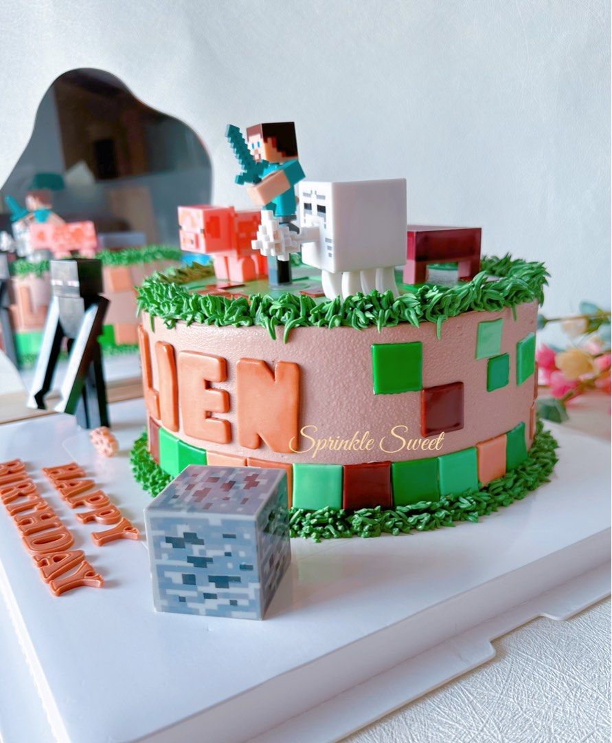 Minecraft cake/ minecraft pinata/ customised cake, Food & Drinks ...