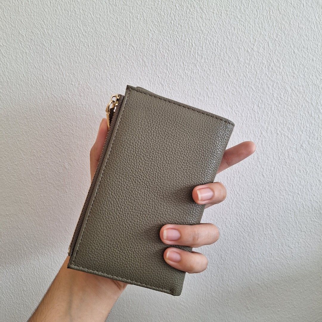 Miniso Sage Green Wallet, Women's Fashion, Bags & Wallets, Wallets ...