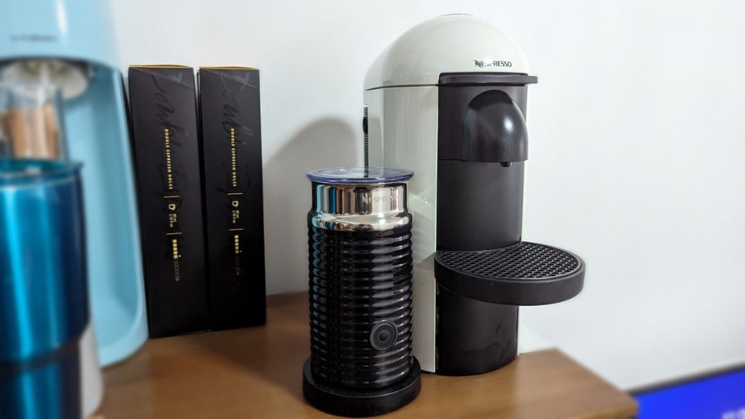 Nespresso Vertus Plus (White) + Aeroccino 3, TV & Home Appliances ...
