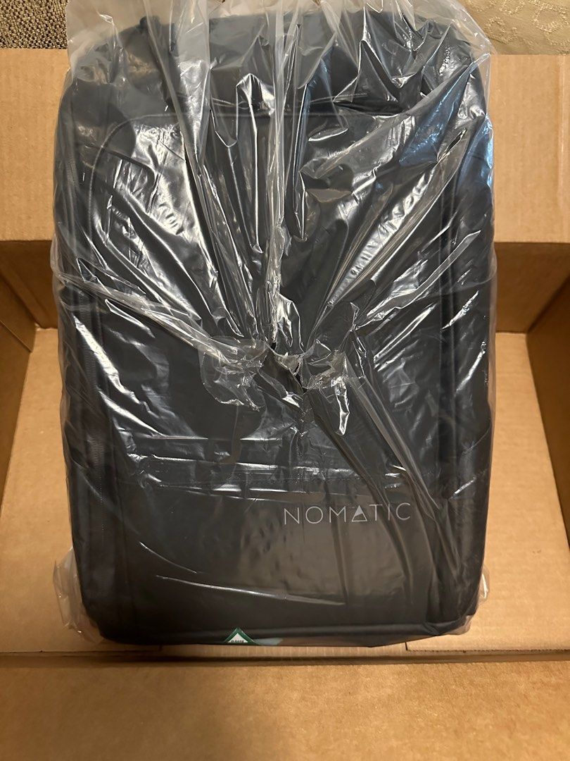 Nomatic Tavel Pack 20L 2.0, Men's Fashion, Bags, Backpacks on Carousell