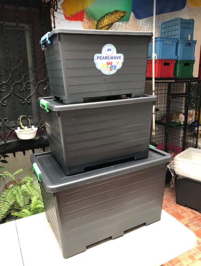 PEARL WAVE BIG BLACK STORAGE BOXES on Carousell