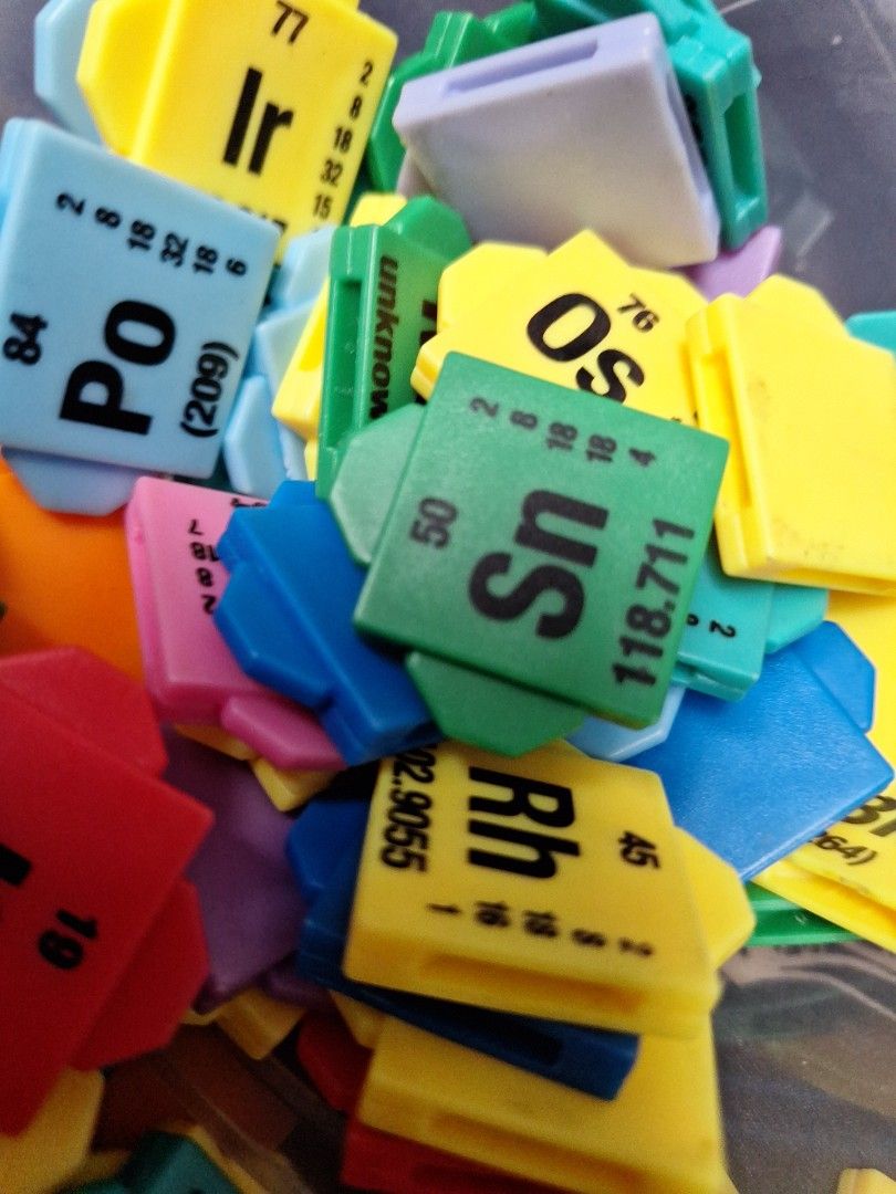 Periodic Table Connecting Tiles, Hobbies & Toys, Toys & Games on Carousell