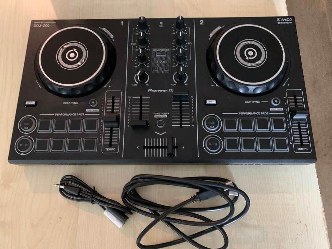 Pioneer DDJ 200, Hobbies & Toys, Music & Media, Musical Instruments on Carousell