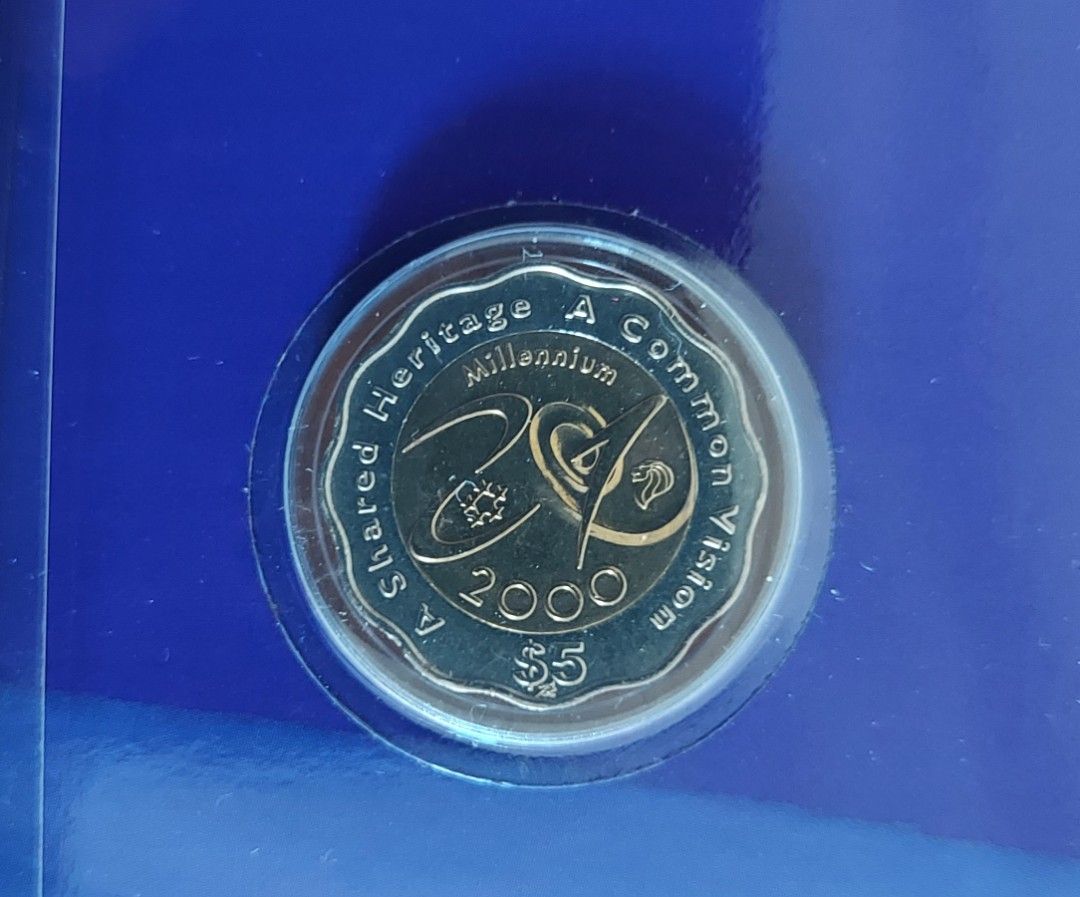 Singapore $2 Millennium 2000 note and the $5 Millenium 2000 ...