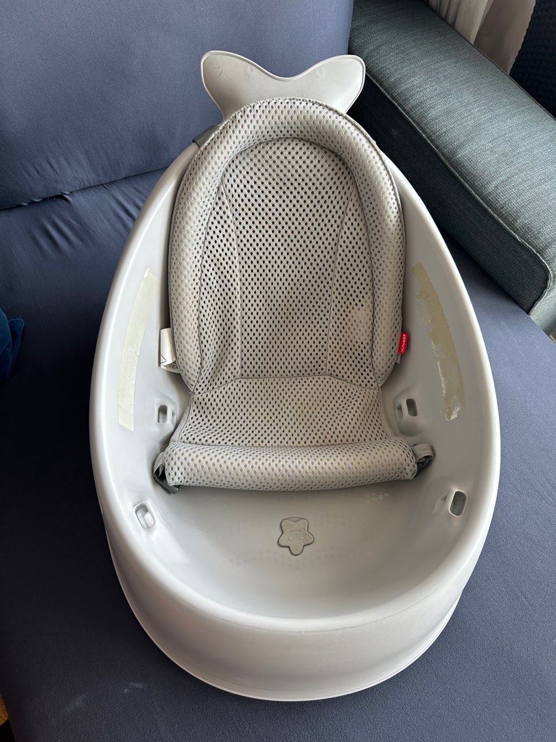 SKIPHOP Moby Bath Tub, Babies & Kids, Bathing & Changing, Bathtub & Bath Accessories on Carousell