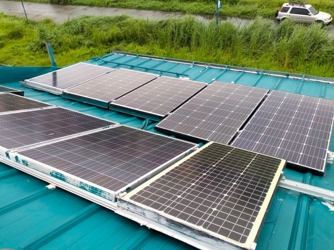 Solar panel set up on Carousell