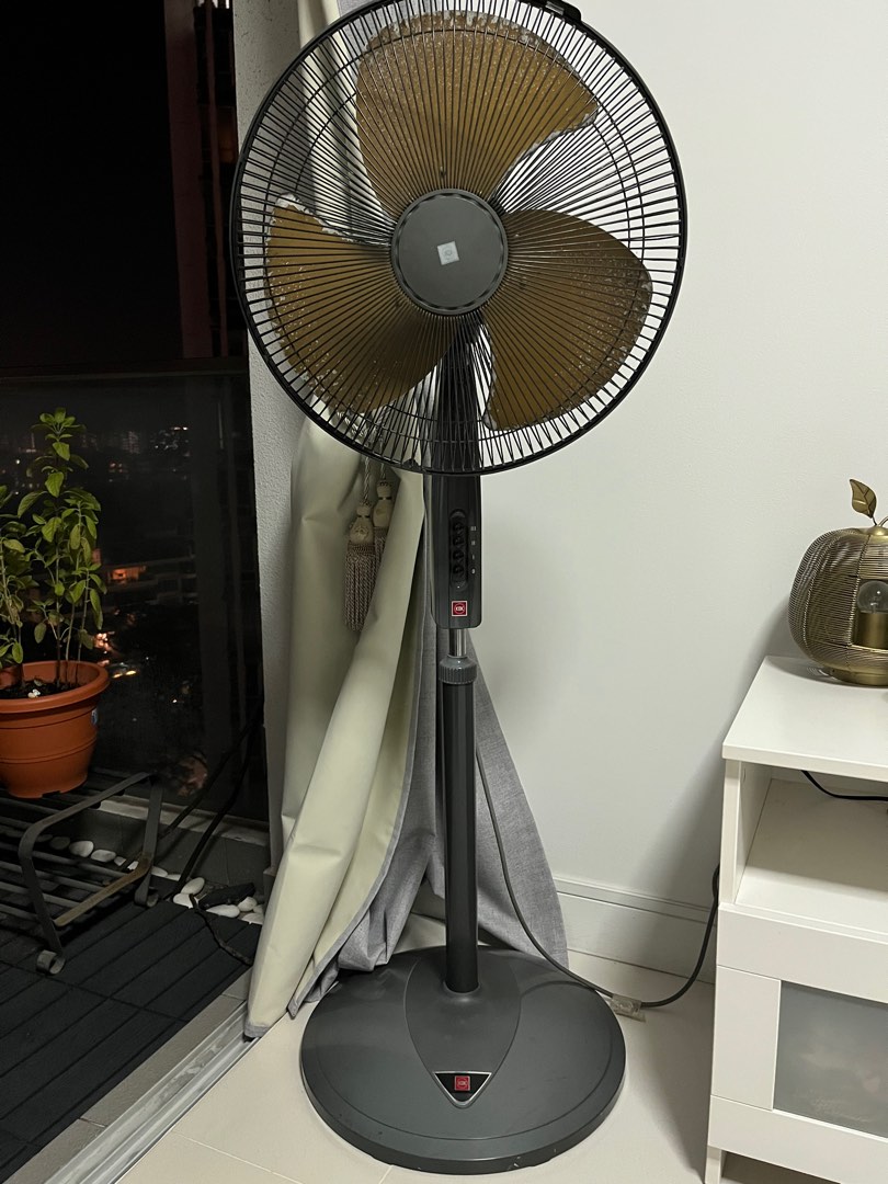 Standing Fan, Furniture & Home Living, Lighting & Fans, Fans on Carousell
