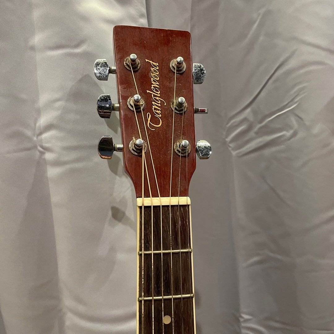 Tanglewood Acoustic Guitar for Beginners DBT DLXD, Hobbies & Toys ...