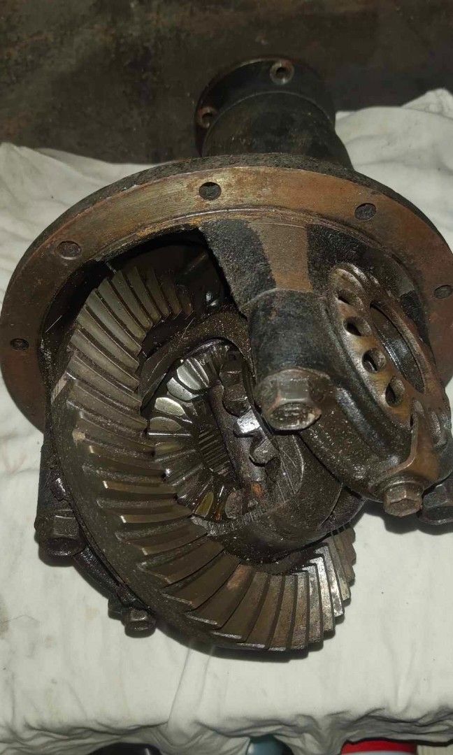 Toyota Revo Differential 99 model, Car Parts & Accessories, Engine and ...