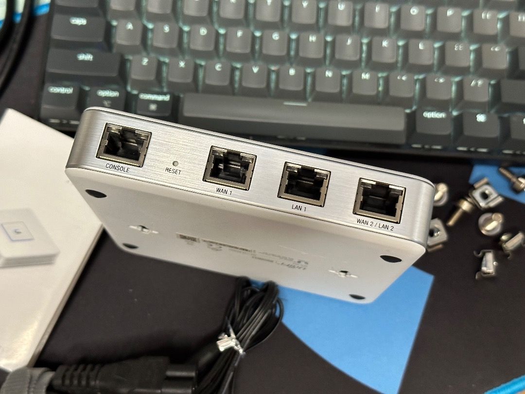 Ubiquiti UniFi Security Gateway (USG-U/USG 3P), 電腦＆科技, 電腦周邊及配件, Wifi及上網 ...