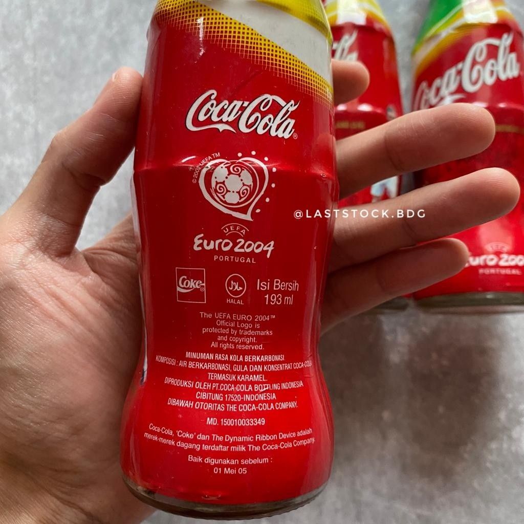 Vintage Coca Cola botol Euro 2004 (rare item), Antik, Pajangan di Carousell